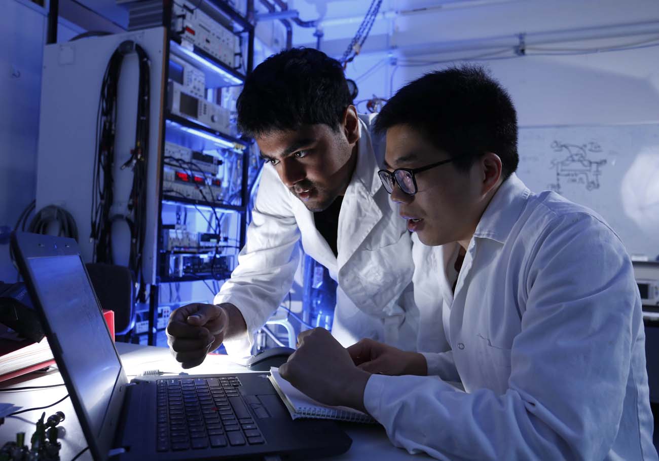 为什么2 d ?测量依赖厚度的电子特性| ARC未来低能电子技术卓越中心 - 雷竞技raybeta